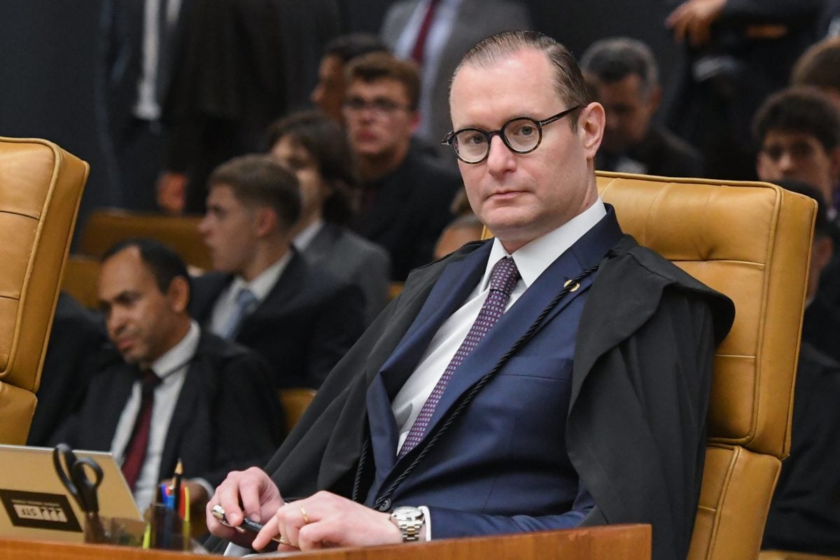 Zanin rejeita petição feita com inteligência artificial e aplica multa ...